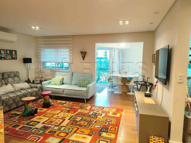 Flat para Aluguel com 1 quartos, 72 m² por R$ 9.500
