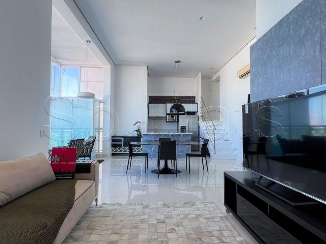 Flat para Aluguel com 2 quartos, 136 m² por R$ 21.900