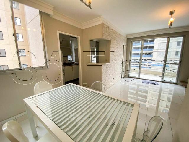 Flat para Aluguel com 2 quartos, 73 m² por R$ 5.894