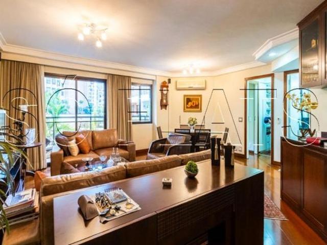 Flat para venda em Moema de 120.00m² com 3 Quartos, 1 Suite e 2 Garagens