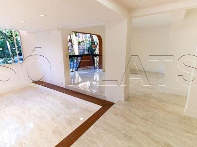 Flat para venda em Moema de 210.00m² com 3 Quartos e 4 Garagens