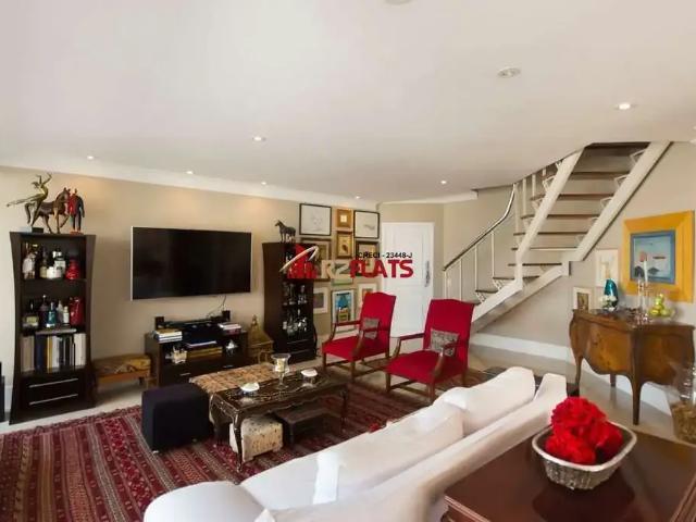 Flat para Venda em São Paulo/SP Moema 3 Quartos