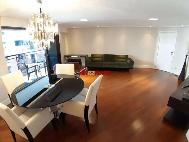 Flat para Venda em São Paulo/SP Moema 3 Quartos