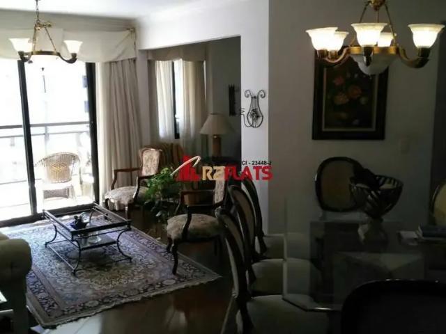 Flat para Venda em São Paulo/SP Moema 3 Quartos