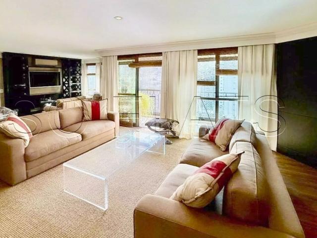 Flat para venda em Vila Nova Conceição em São Paulo São Paulo de 118.00m² com 2 Quartos, 1 Suíte e 2 Garagens