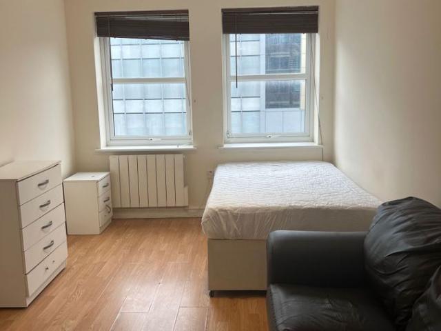 Flat, Park Street, Luton LU1, Studio to rent, £790 pcm | PrimeLocation