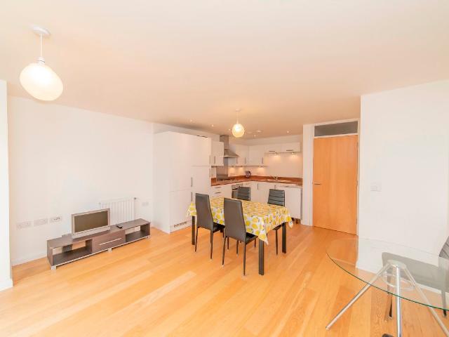 Flat, Peet Court, Bow Road, London E3, 2 bed flat to rent, £2,817 pcm | PrimeLocation