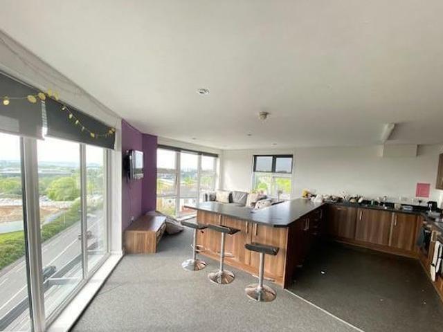 Flat,plymbridge Lane, 8 Bedroom Flat