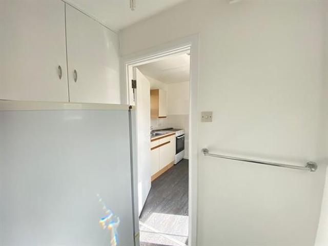 Flat: Priory Road, Hp13: £1,000 pcm | Chiltern Hills