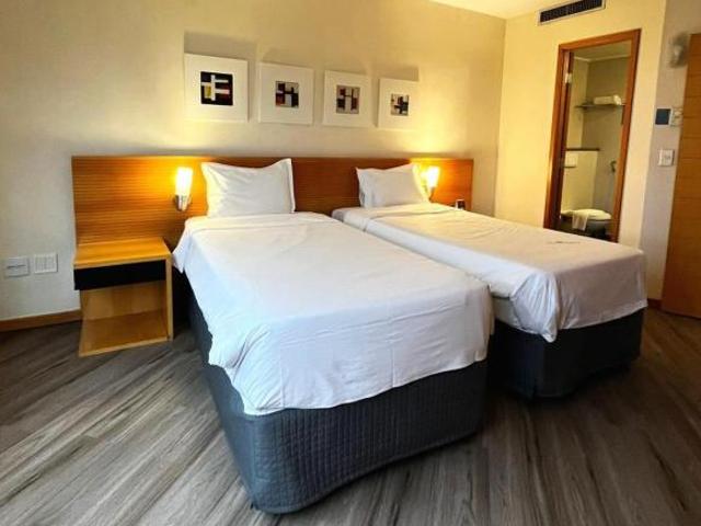 FLAT REFORMADO À VENDA NO GOLDEN TULIP