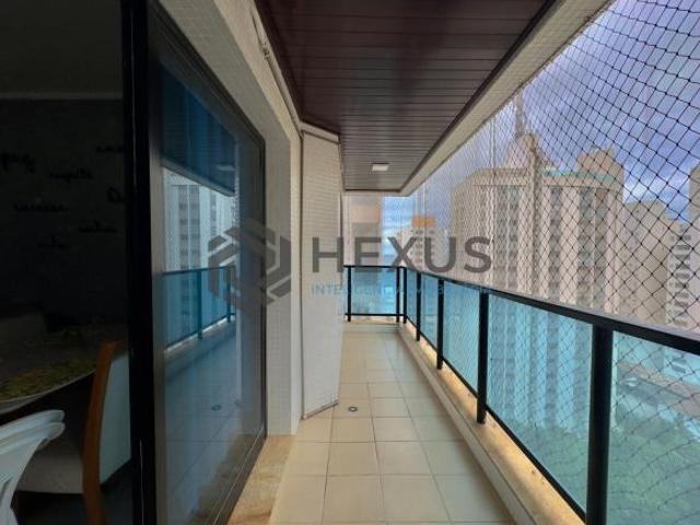 Flat reformado com varanda gourmet e lazer a 1 quadra da praia nas Pitangueiras
