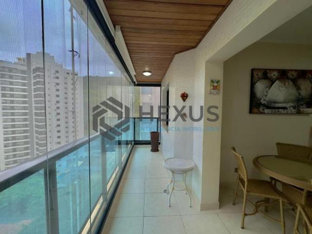 Flat reformado com varanda gourmet e lazer a 1 quadra da praia nas Pitangueiras