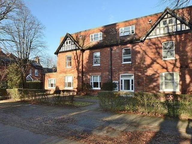 Flat Rosewood, Cromwell Avenue, 2 Bedroom Apartment