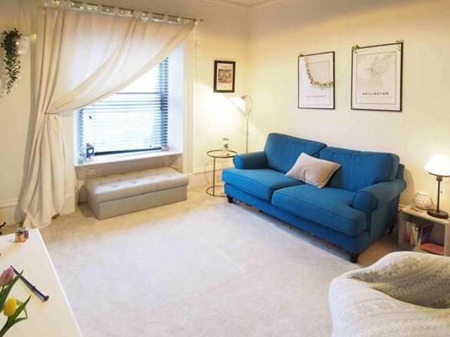 Flat, Rosemount Viaduct, 1 Bedroom Flat