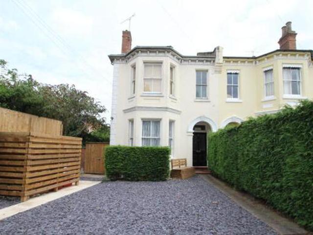 Flat, St Marys Crescent, 2 Bedroom Flat