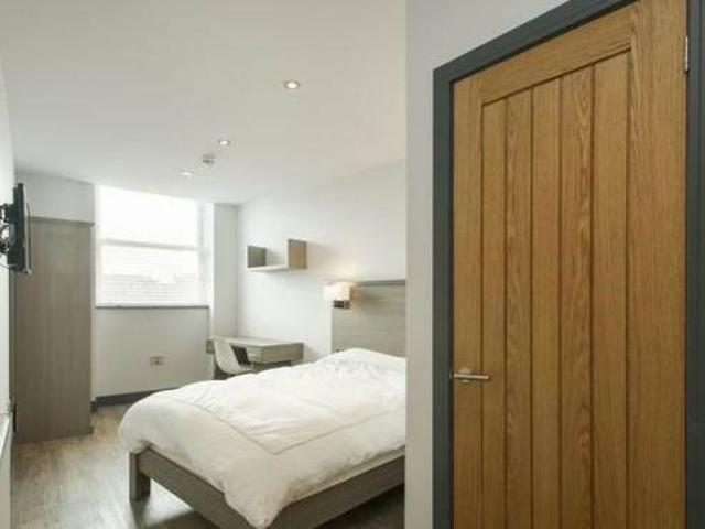 Flat, Stanford St, 1 Bedroom House