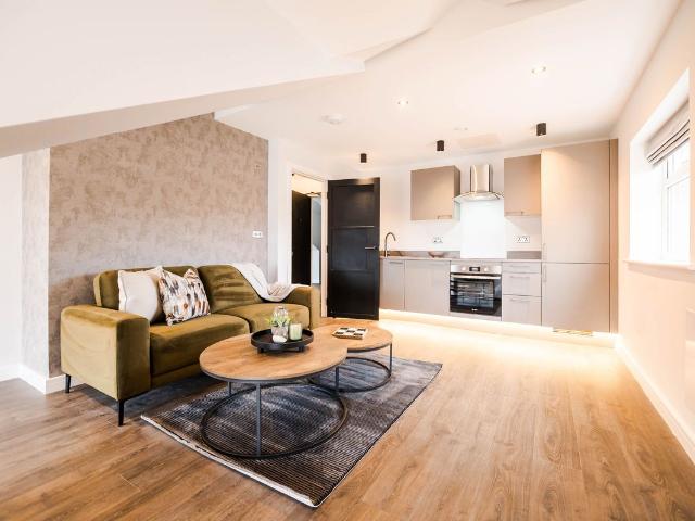Flat, Stockport Road, Cheadle SK8, 1 bed flat to rent, £1,220 pcm | PrimeLocation