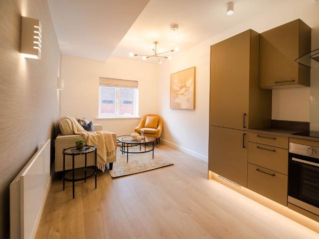 Flat, Stockport Road, Cheadle SK8, 1 bed flat to rent, £1,225 pcm | PrimeLocation