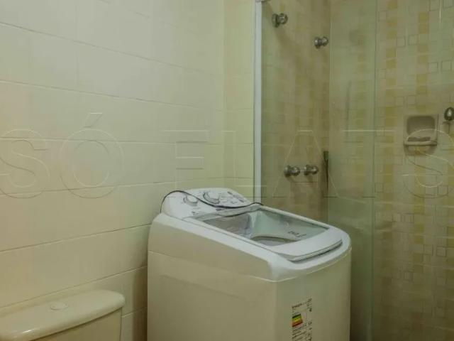Flat Saint Thomas, icônico no bairro do Jardim Paulista estilo clássico cozinha completa