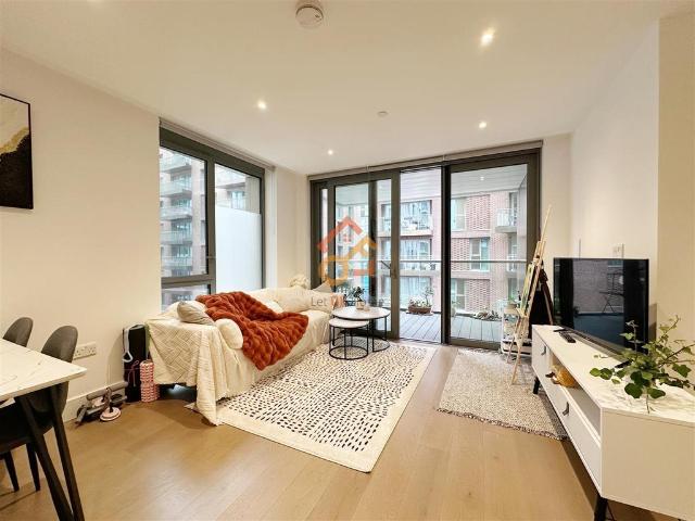Flat Share Chartwell House, 4 Palmer. 1 bed in a flat share to rent £1,900 pcm £438 pw