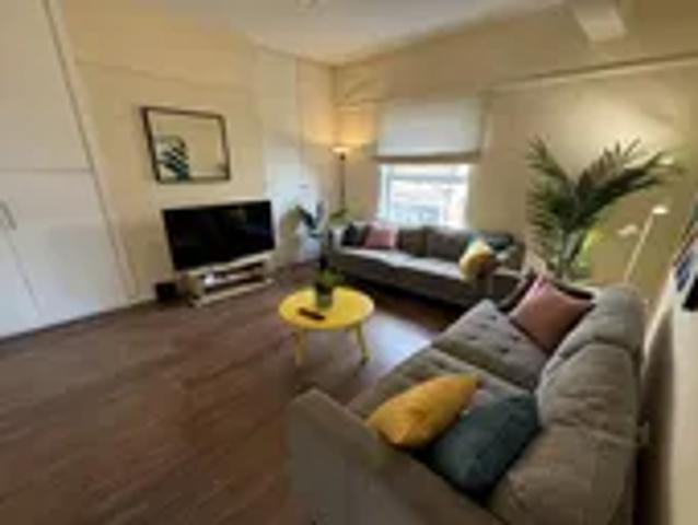 flat share in Room in shared flat, High Rd, Beeston, NG9 2LF