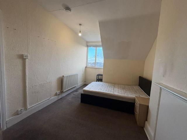 Flat share to rent