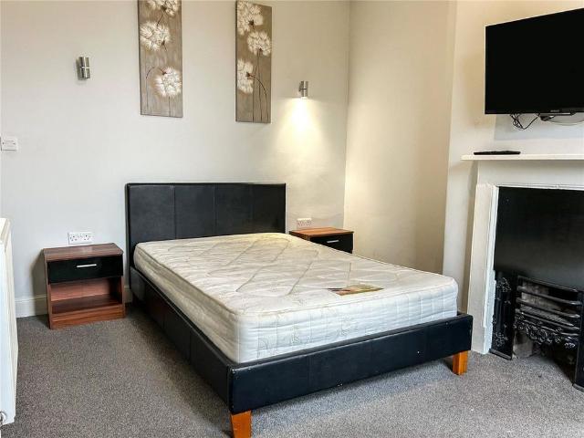 Flat share to rent