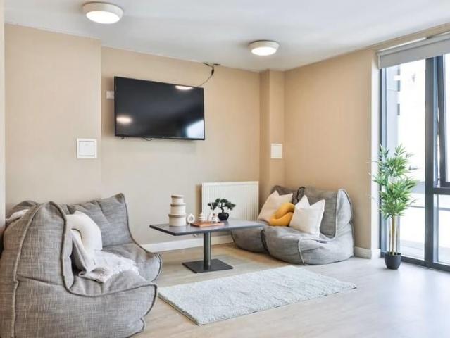 Flat share to rent