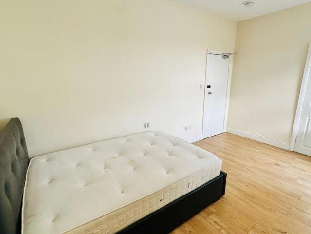 Flat share to rent