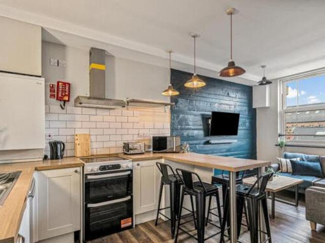 Flat,shoe & Boot Factory, 3 Bedroom Property