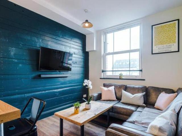 Flat,shoe & Boot Factory, 4 Bedroom Property