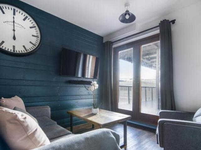 Flat,shoe & Boot Factory, 4 Bedroom Property