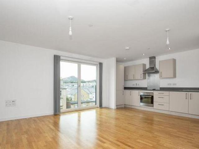 Flat Shrubhill Walk, 2 Bedroom Flat