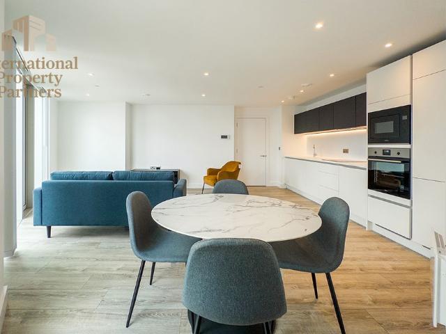 Flat, Silvercroft Street, Manchester M15, 2 bed flat to rent, £2,200 pcm | PrimeLocation