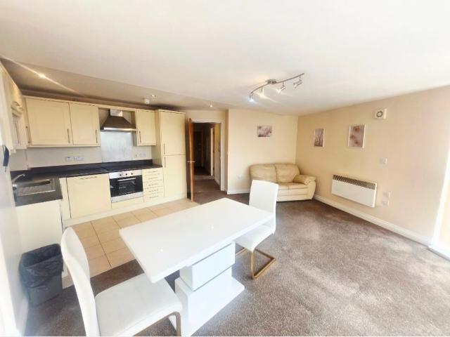 Flat, The Wedge, Vernon Road, Nottingham NG6, 2 bed flat to rent, £950 pcm | PrimeLocation