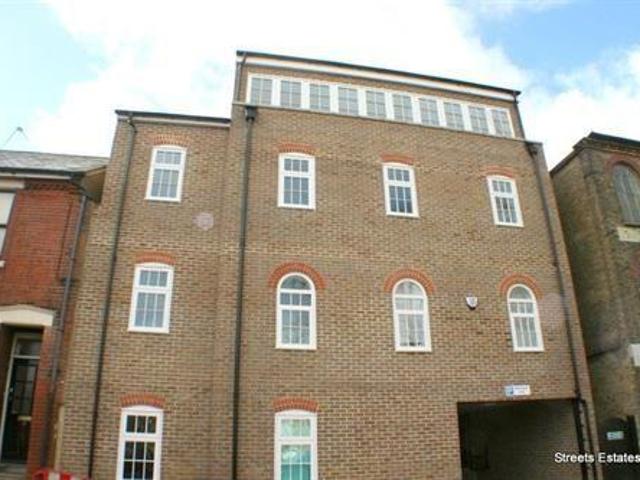 Flat, The Old Coal Yard, Westcourt. 2 bed flat to rent £1,299 pcm £300 pw