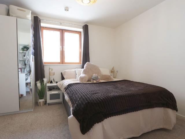 Flat, The Quadrant, Barleyfields, Bristol BS2, 2 bed flat to rent, £1,555 pcm | PrimeLocation