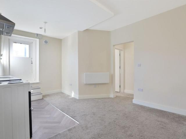 Flat To Let