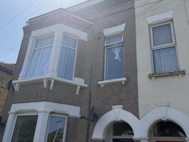 Flat To Let