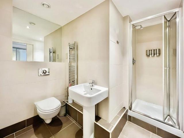 Flat To Let