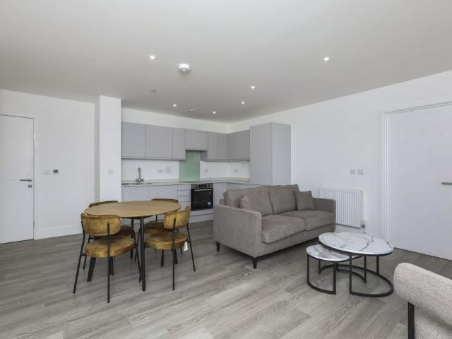 Flat to rent 6 Medway Street, Chatham, ME4