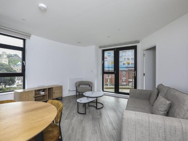 Flat to rent 6 Medway Street, Chatham, ME4