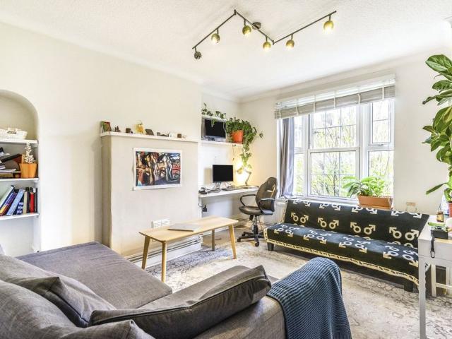 Flat to rent County Street, London, SE1
