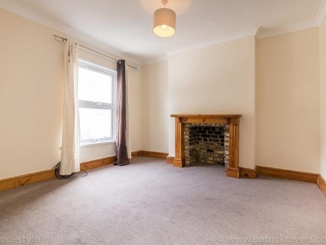Flat to rent Crebor Street, London, SE22