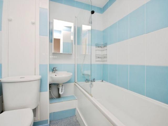 Flat to rent Crown Lane, Bromley, BR2