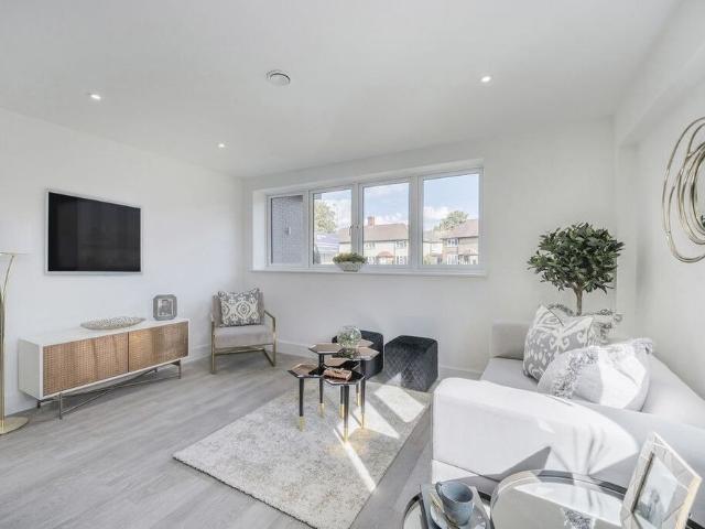 Flat to rent Croydon Road, Beckenham, BR3