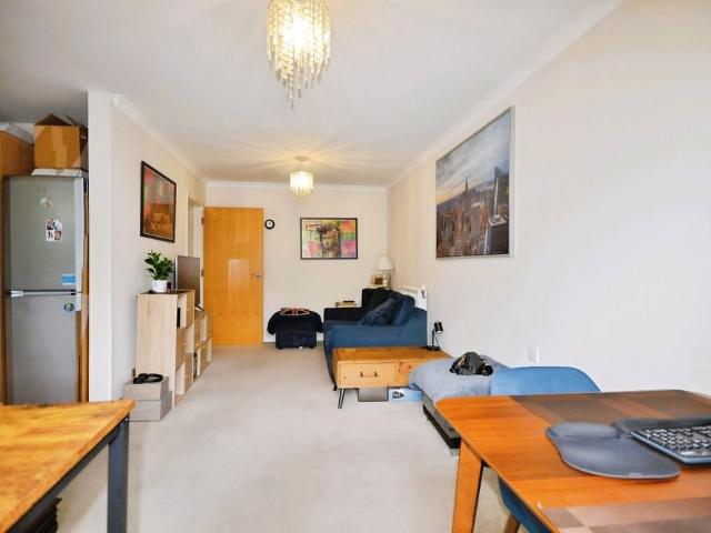 Flat to rent Archery Lane, Bromley, BR2