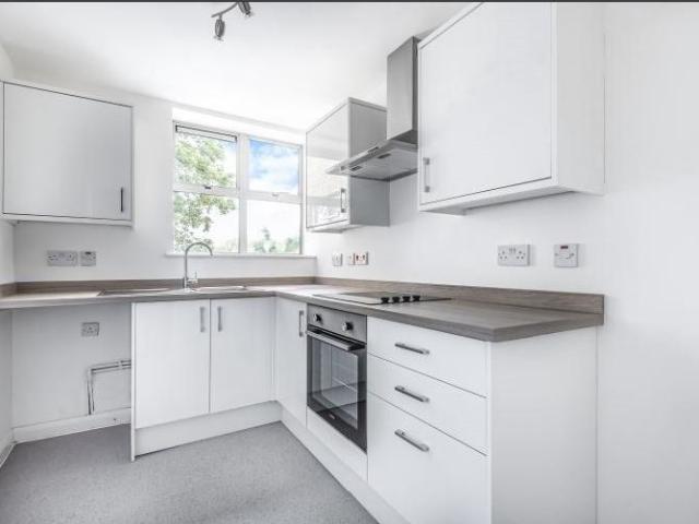Flat to rent Bell Green, London, SE26