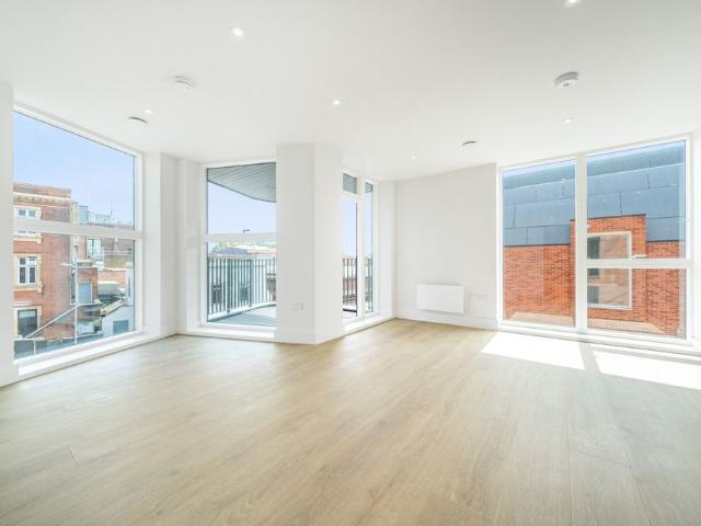 Flat to rent Broadway, Bexleyheath, DA6
