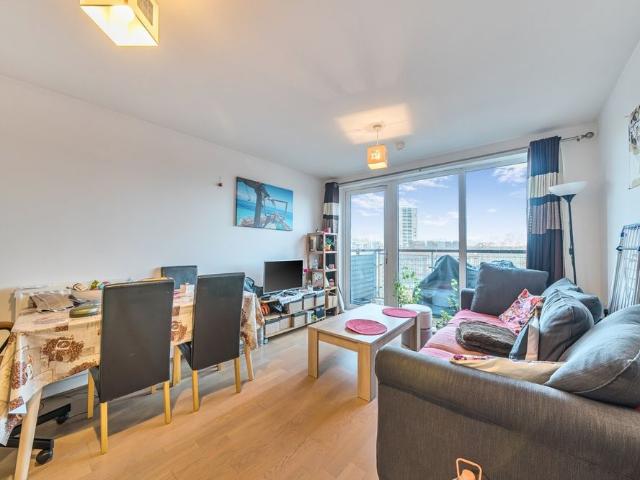Flat to rent Greenwich, London, SE10